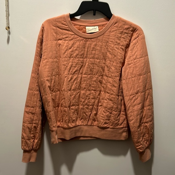 Universal Thread | Tops | Universal Thread Quilted Long Sleeve Xs ...